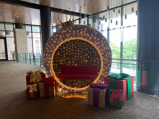 Creative Christmas Displays That Customers Will Love